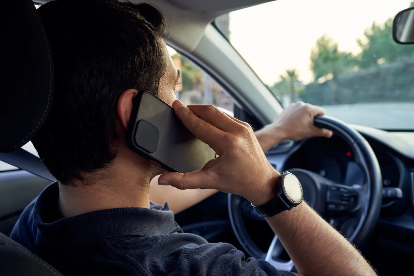 Is It Illegal to Use Your Phone While Driving? The Distracted Driving ...